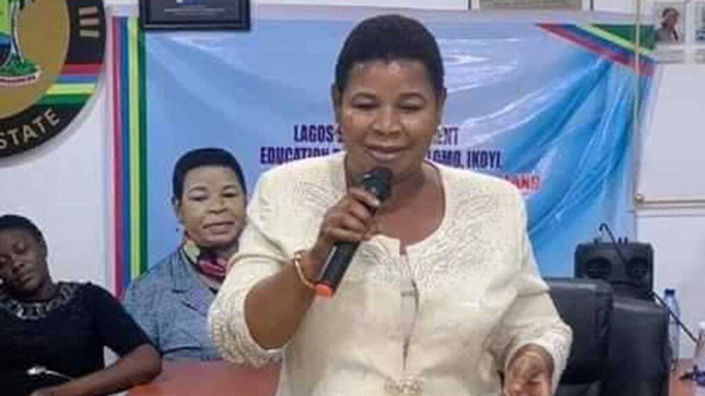 A Legend’s Farewell: TG/PS Oyetola, Oshinaike, Erelu Oba of Epe Land ...